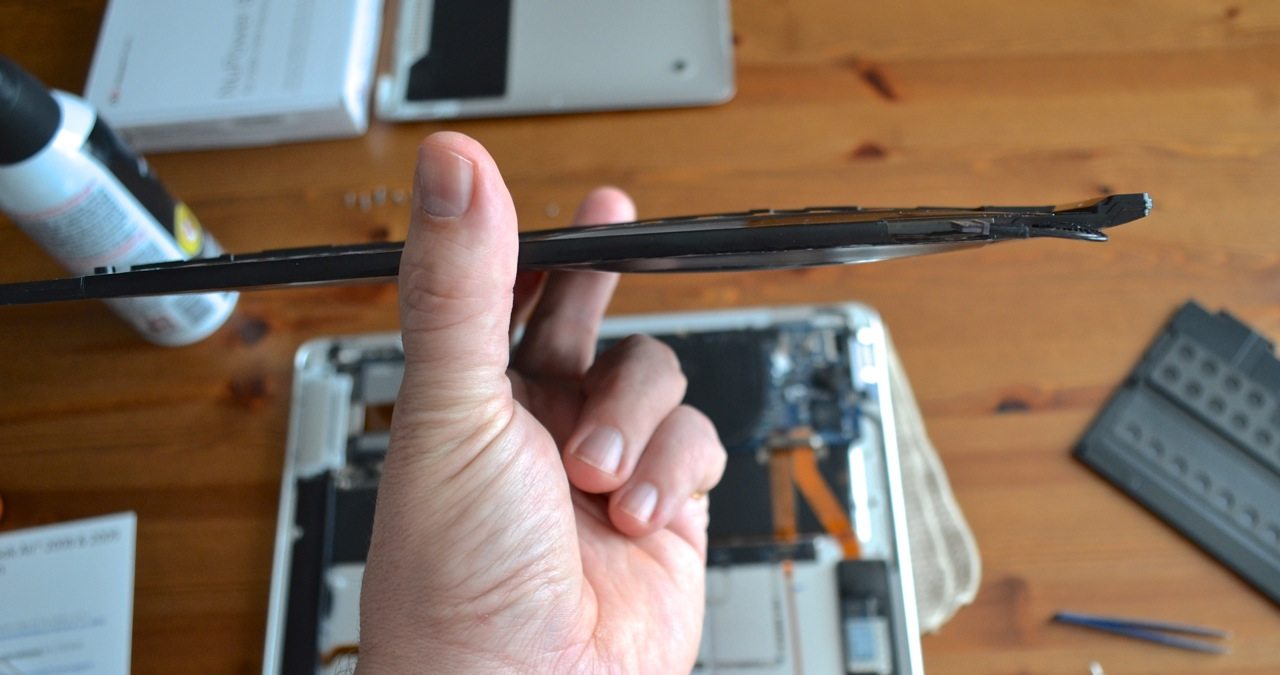 Replacing the Battery in a MacBook Air – GeekDad