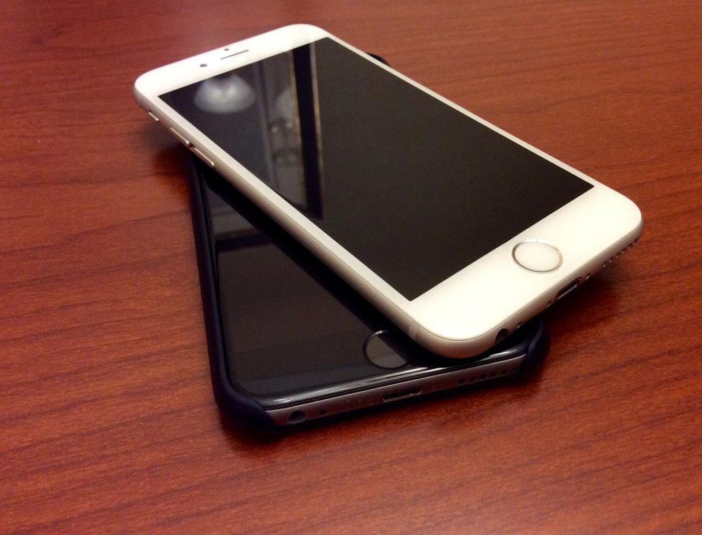 Doing the Two-Smartphone Shuffle – GeekDad