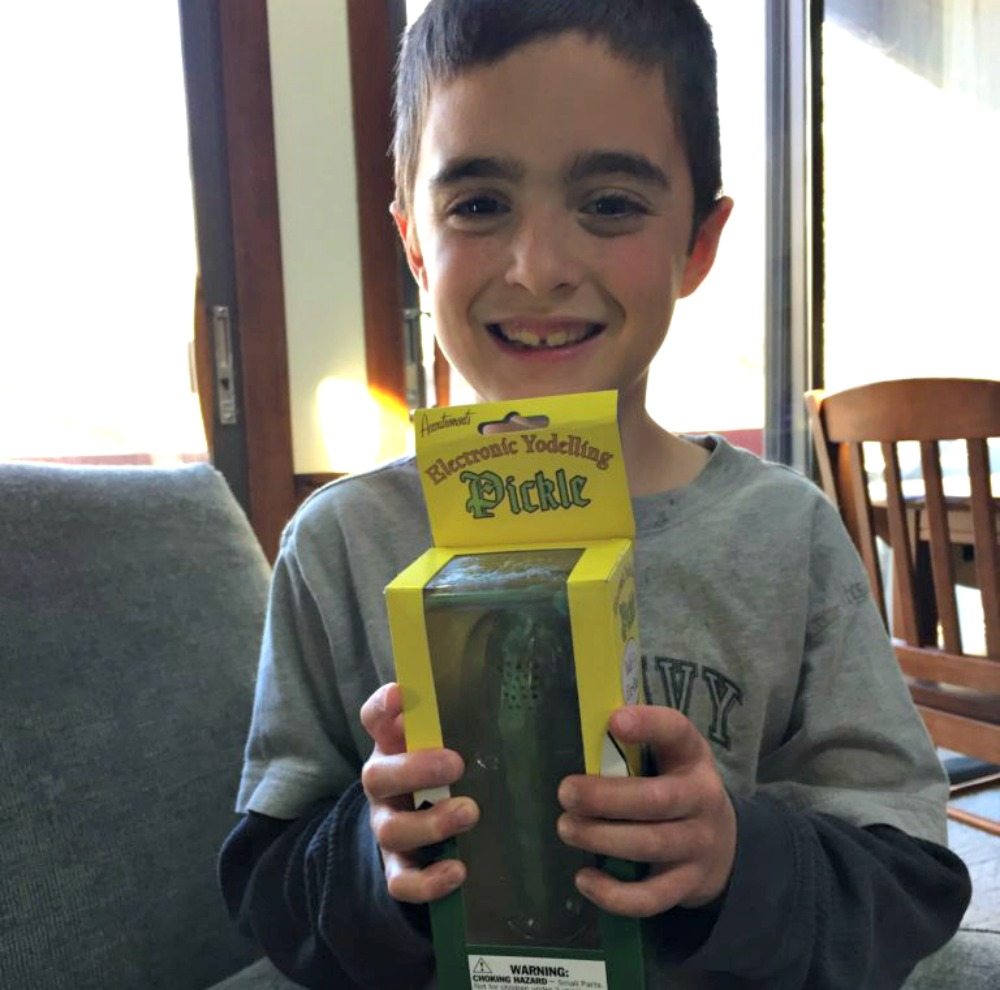 As a Happy Distraction, This Yodelling Pickle Is Everything – GeekDad
