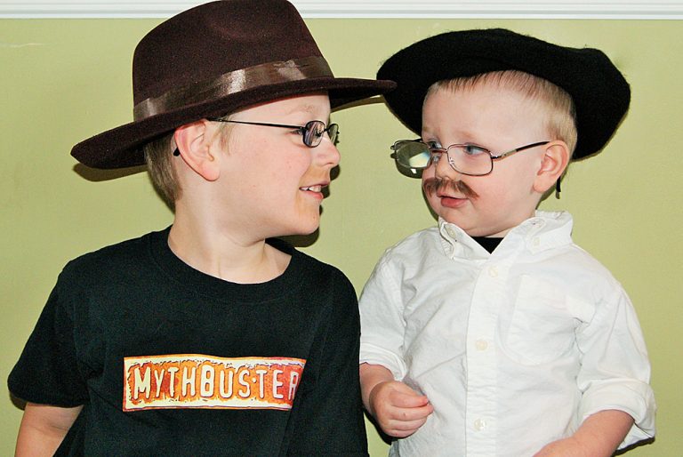 Cosplay Family Spotlight: Mutants, Maidens & Munchkins Cosplay – GeekDad