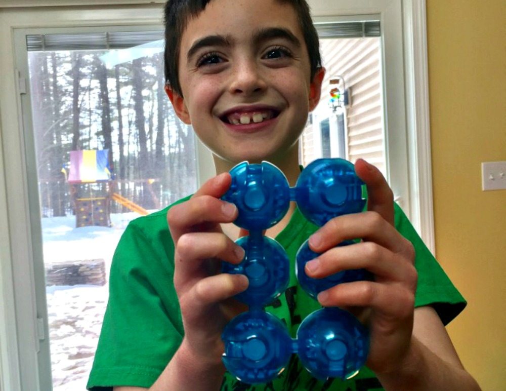 ‘Fidgitz’ Is the Perfect Brainteaser for Wiggly Kids – GeekDad