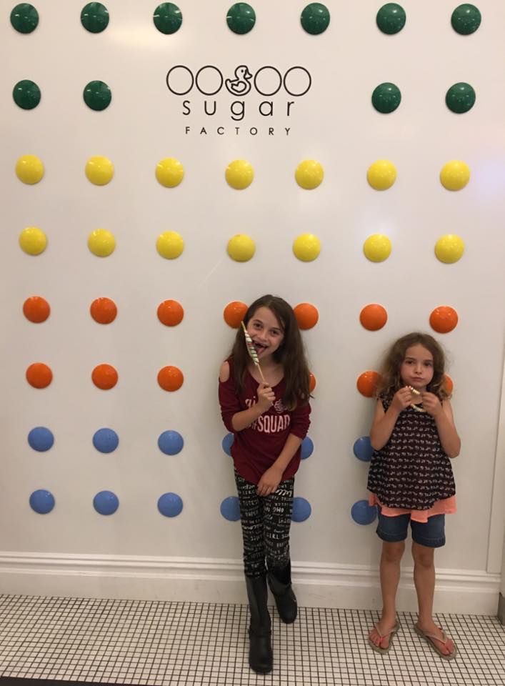 A Trip to Sugar Factory; the ‘Willy Wonka’ of Restaurants – GeekDad