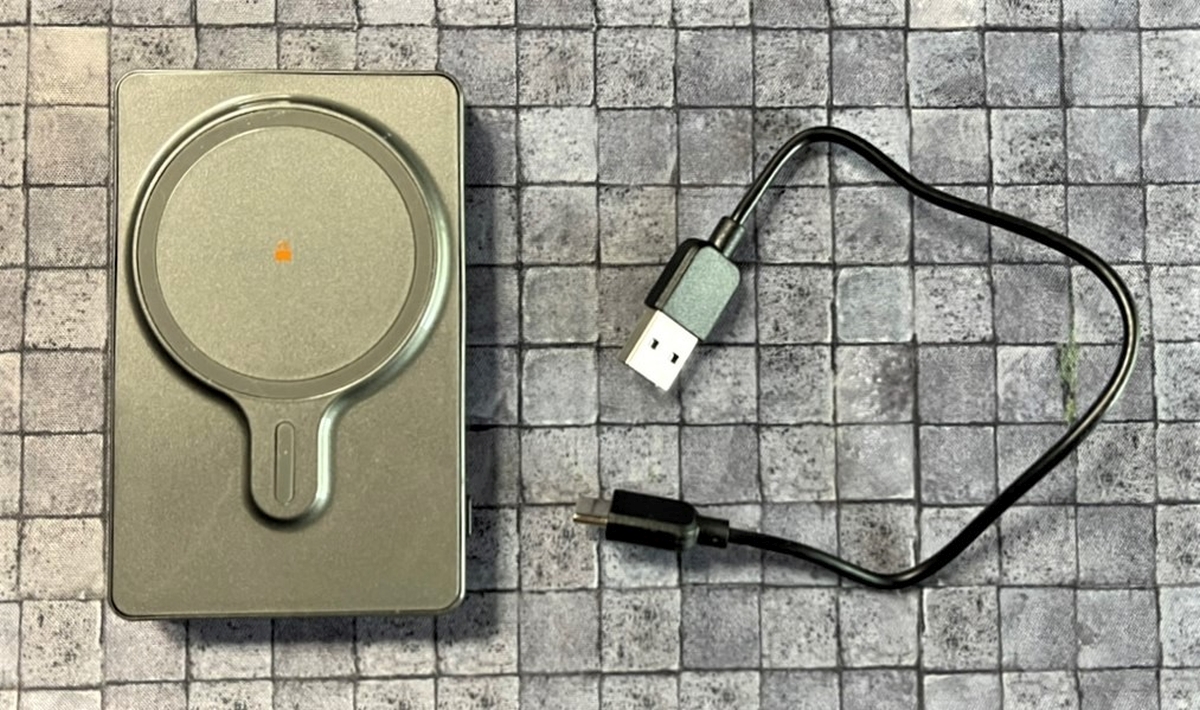 Power Your iPhone On the Go With the Mag-Lock Wireless Magnetic Charger ...