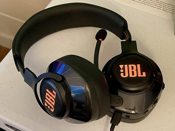 Surround Yourself With Sound With the JBL Quantum 400 USB Gaming ...