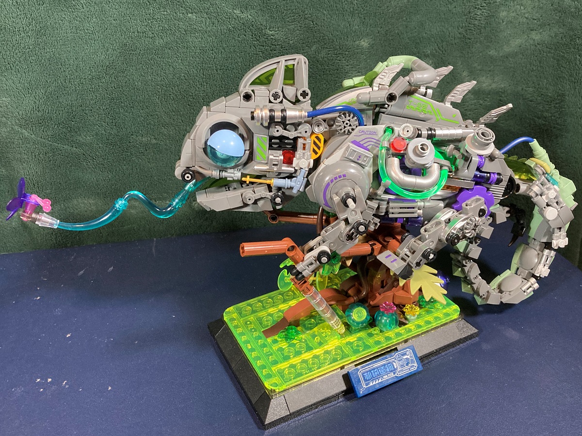 Build the New Mechanical Chameleon Model by JMBricklayer – GeekDad